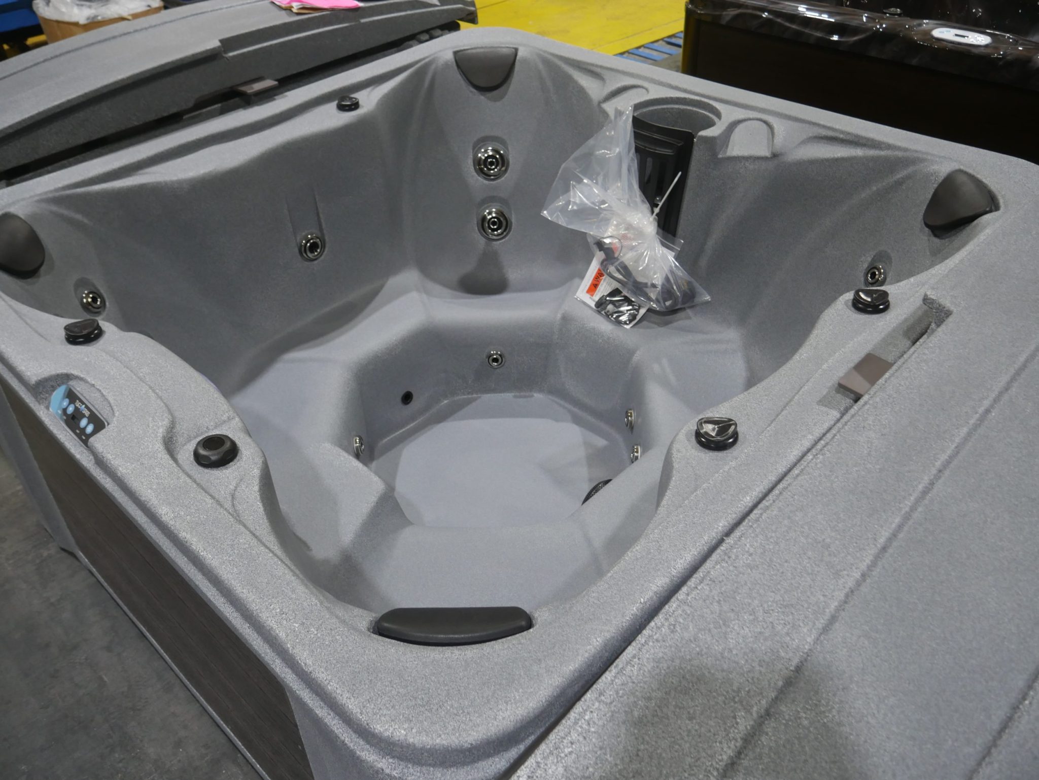 Clearance Spas - Aqua Living